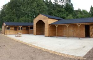 L Shape Stable Block & Ride-Through Archway - Prime Stables