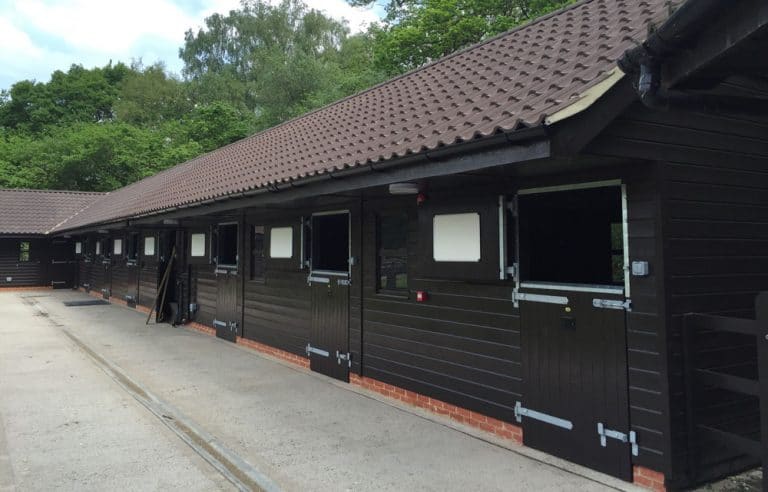 L Shape Stable Block - Black Felt Shingle - Prime Stables