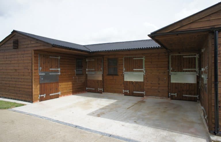 U Shape Stable Block - Prime Stables